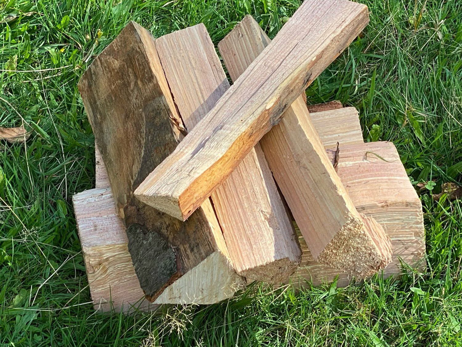 Alder Wood for Smoking Meat: Flavor, Uses & BBQ Tips - Destination BBQ
